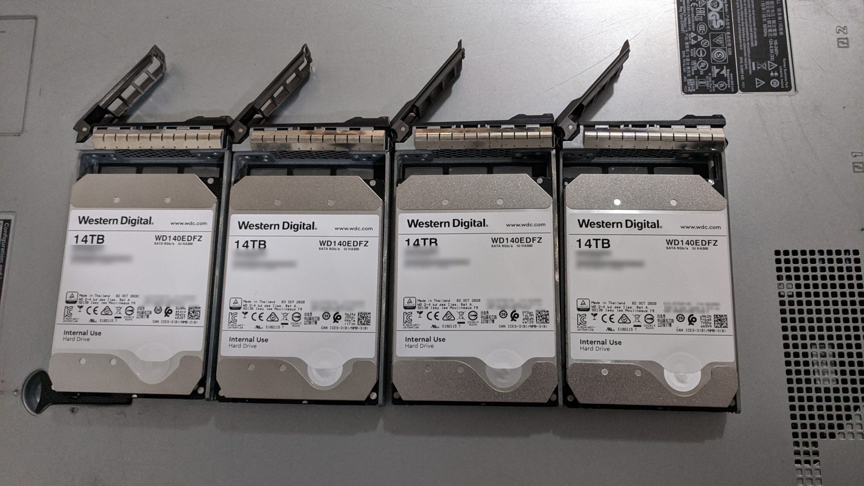 How to extract a Western Digital hard drive from an EasyStore USB ...